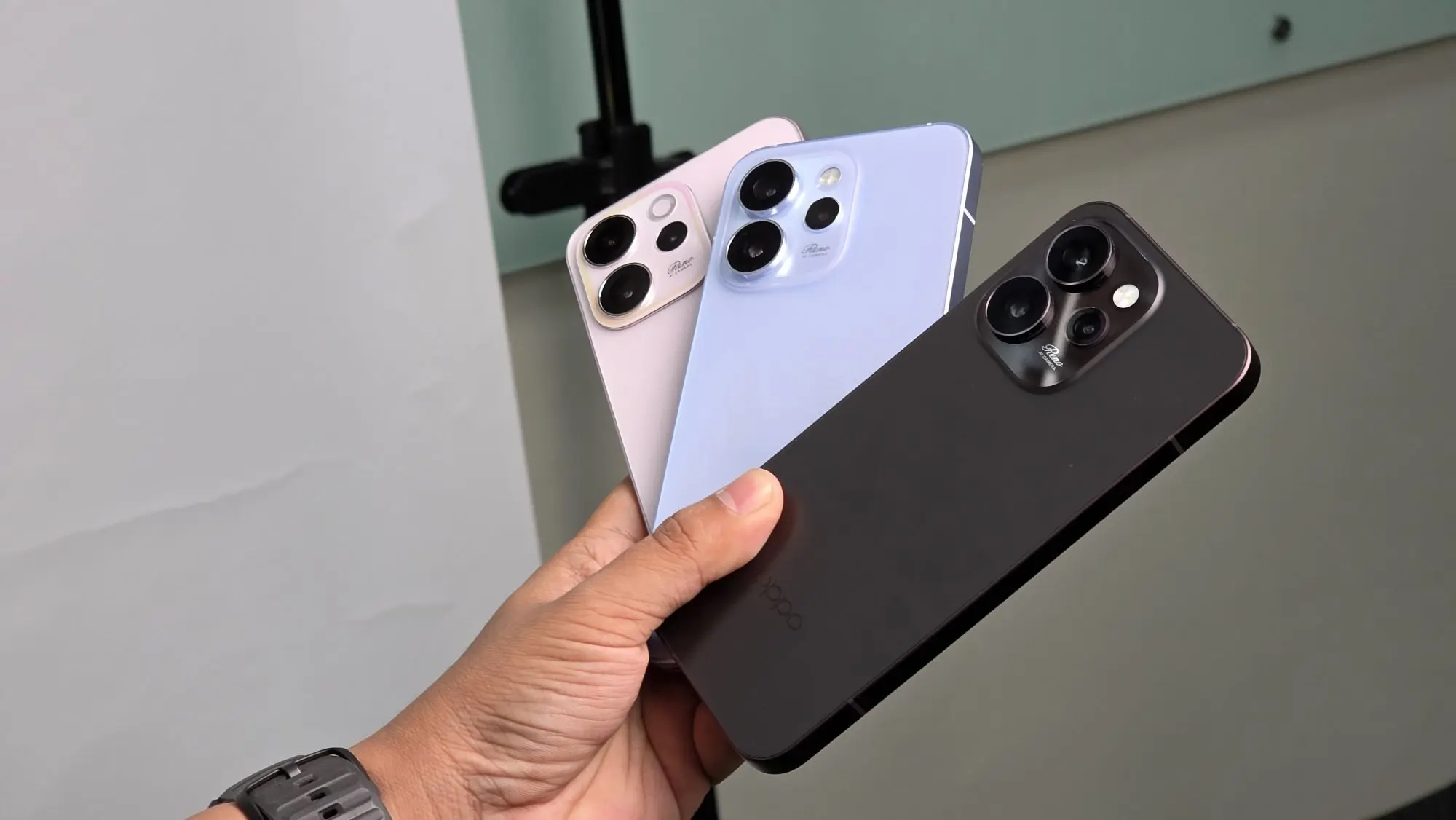 4 Varian Oppo Reno 15 Rilis: Mana yang Paling Tepat untuk Kebutuhan dan ...