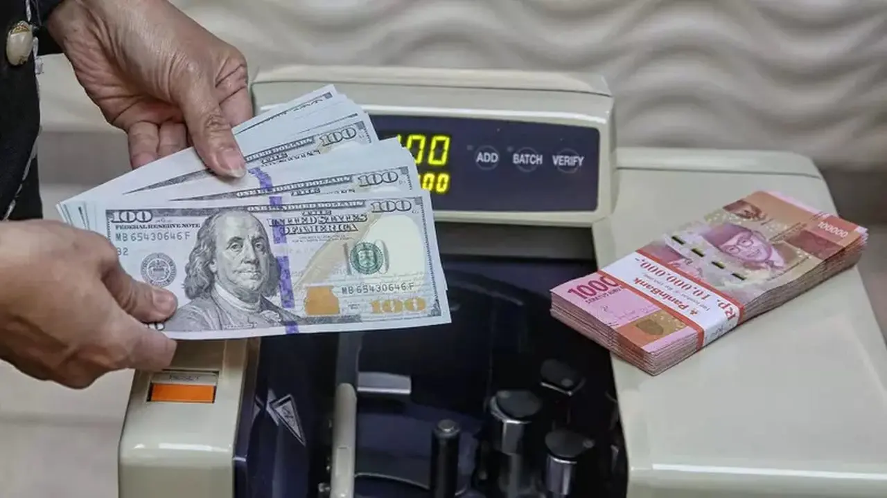 Rupiah Melemah Jelang Keputusan Suku Bunga The Fed